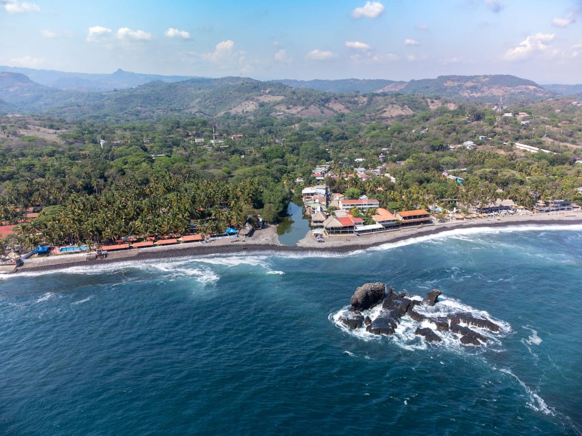 El Tunco Surf Guide: El Salvador's Surf City - Surf Atlas